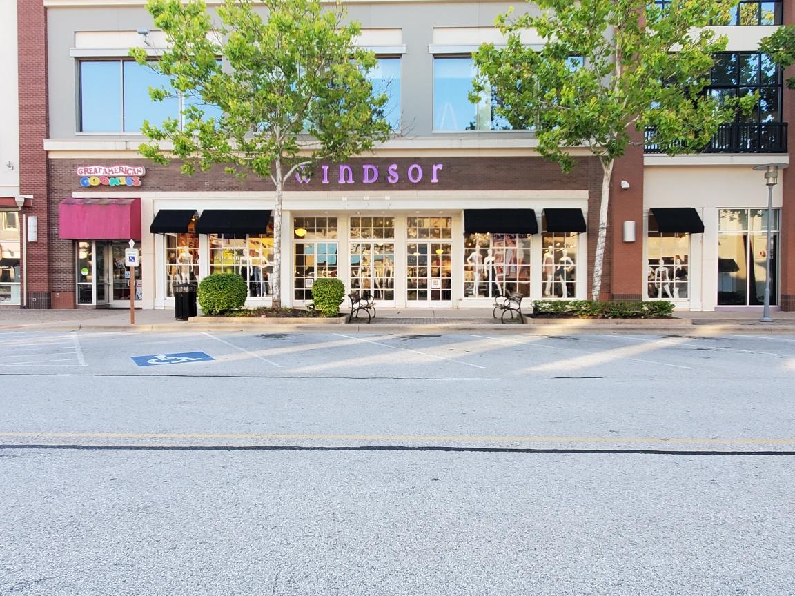 Windsor Fashions opens store at Pinnacle Hills Promenade in Rogers, AR