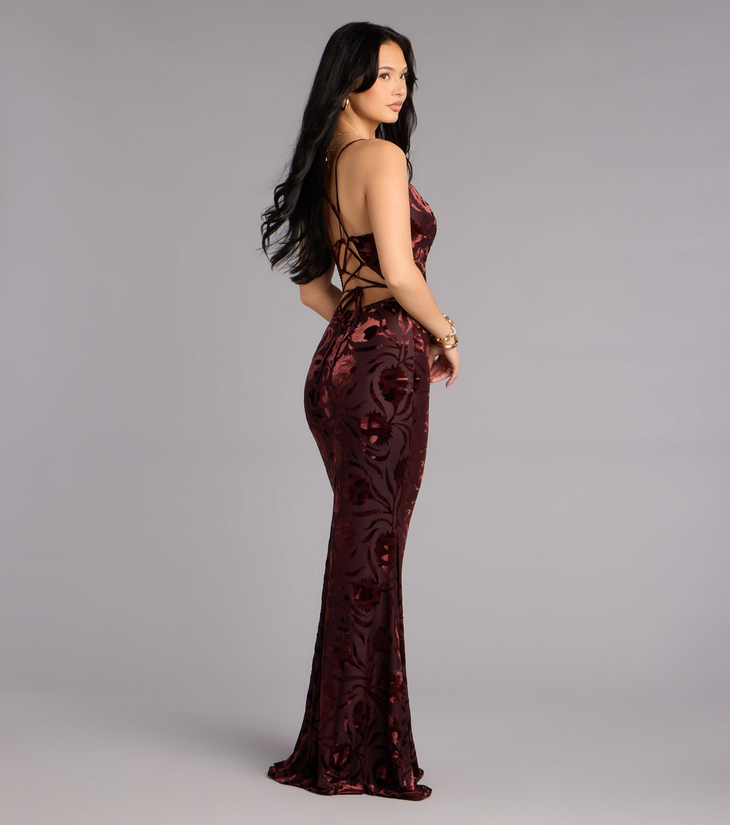 Primrose Velvet Pattern Lace-Up Formal Dress & Windsor