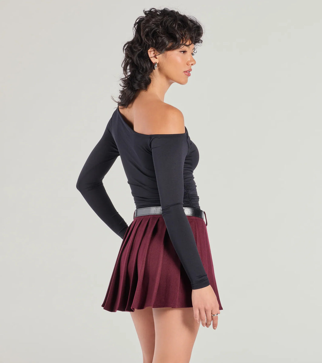 Looking Flawless Smooth Off-The-Shoulder Top & Windsor