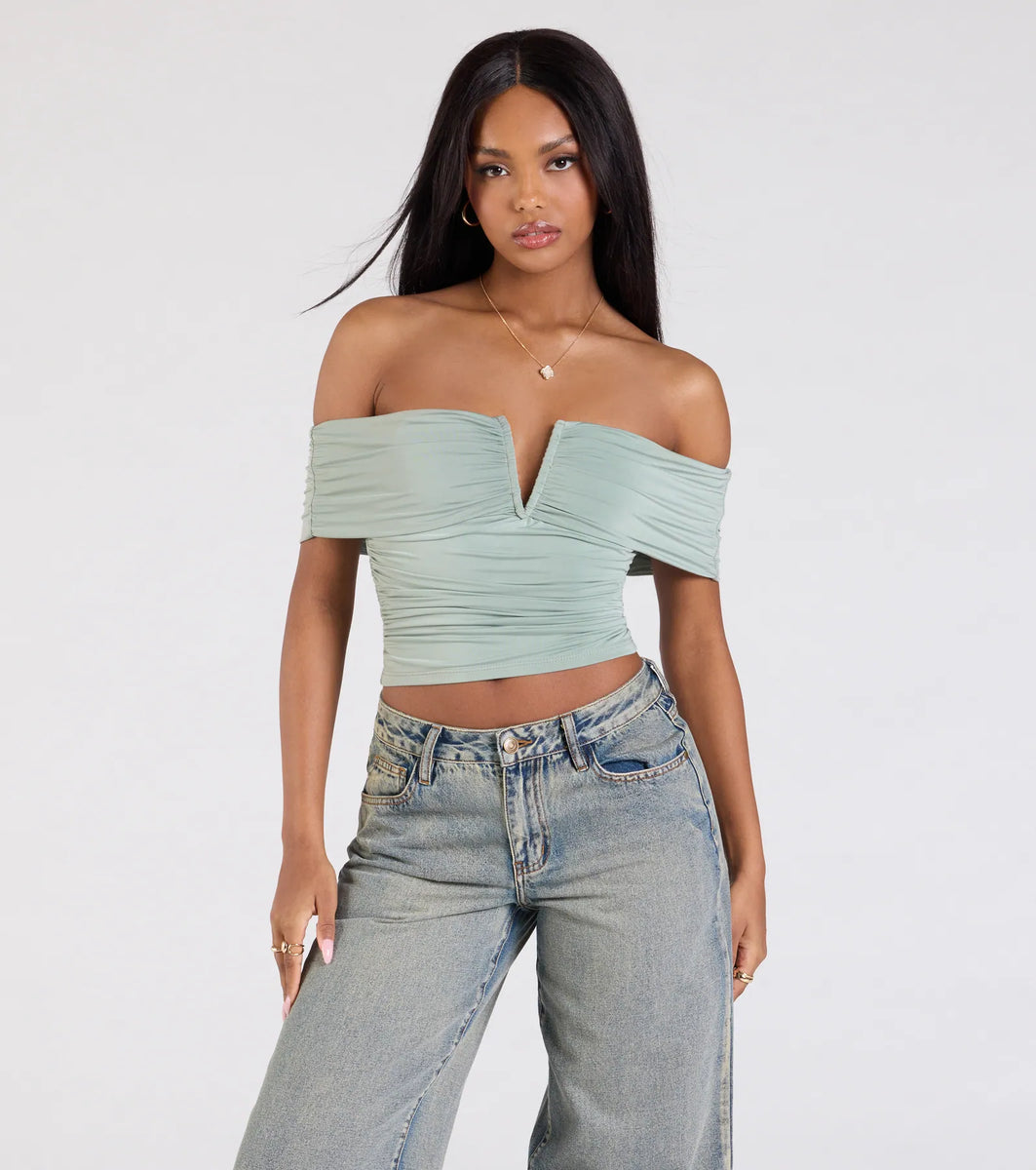 Chic Alert Off-The-Shoulder Crop Top & Windsor