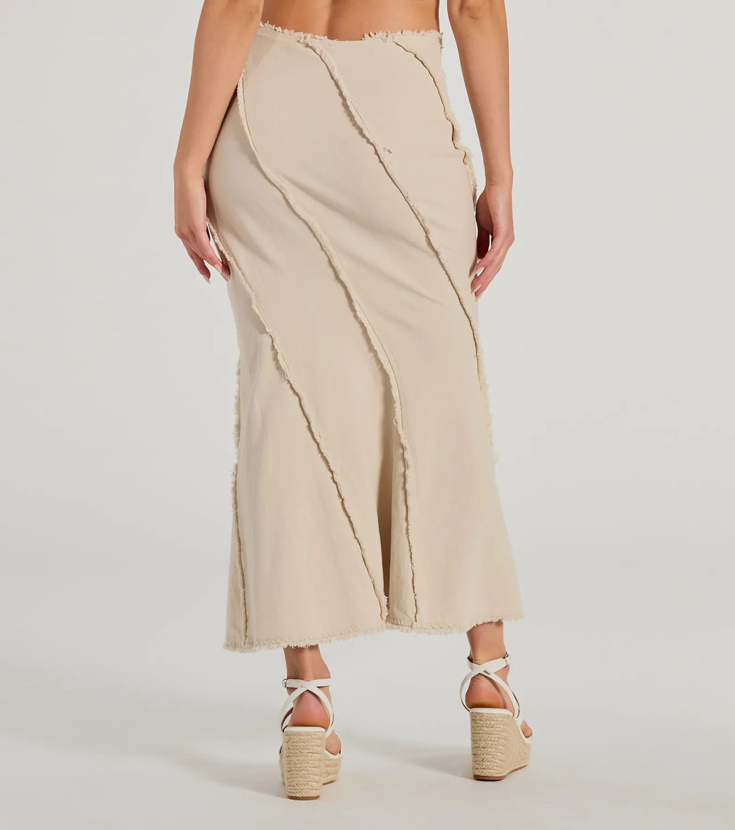 Full Of Trendiness High-Rise Fray A-Line Maxi Skirt & Windsor