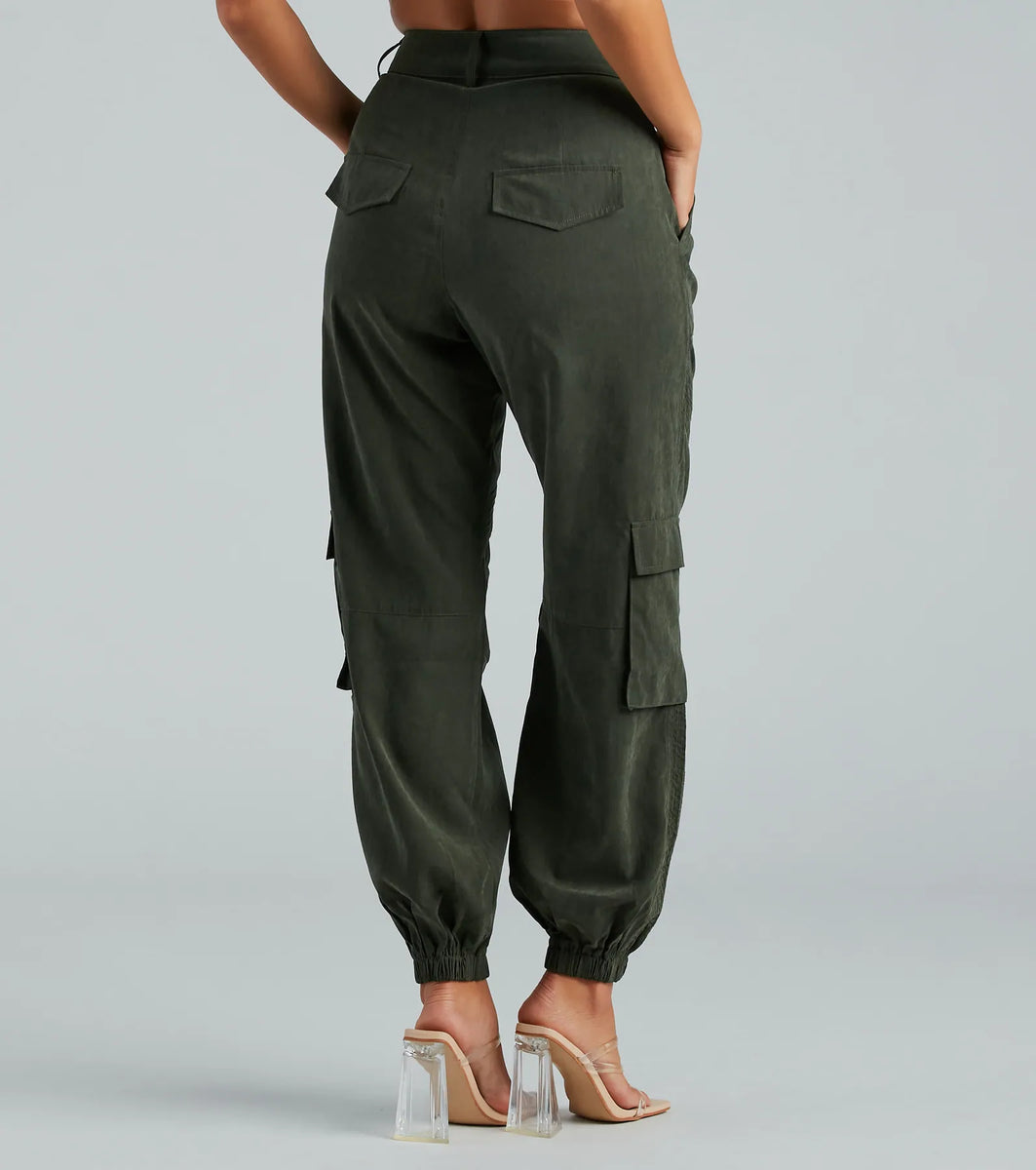 Big On Comfort High-Rise Cargo Joggers & Windsor