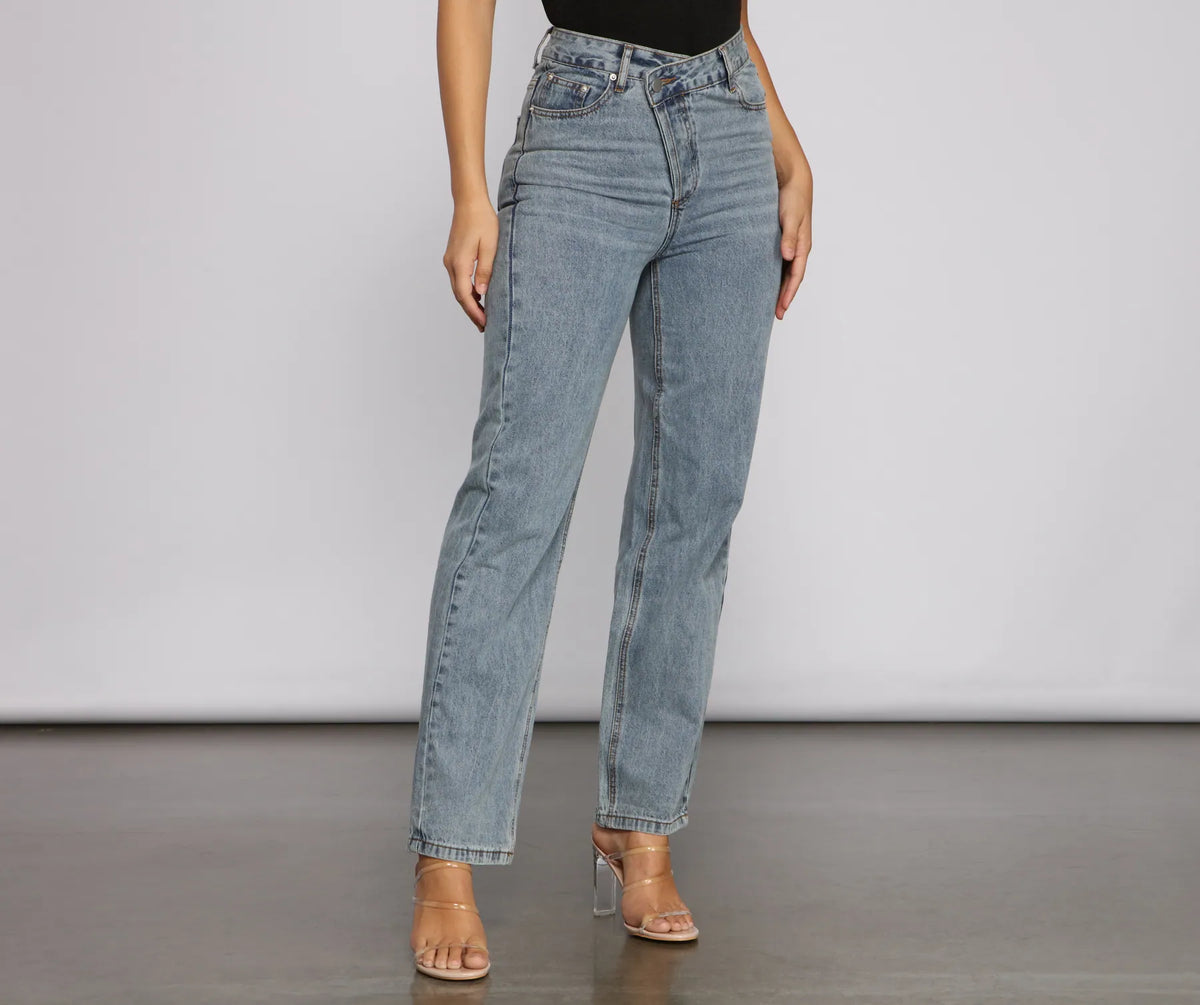 Trendy Asymmetrical High-Rise Boyfriend Jeans & Windsor