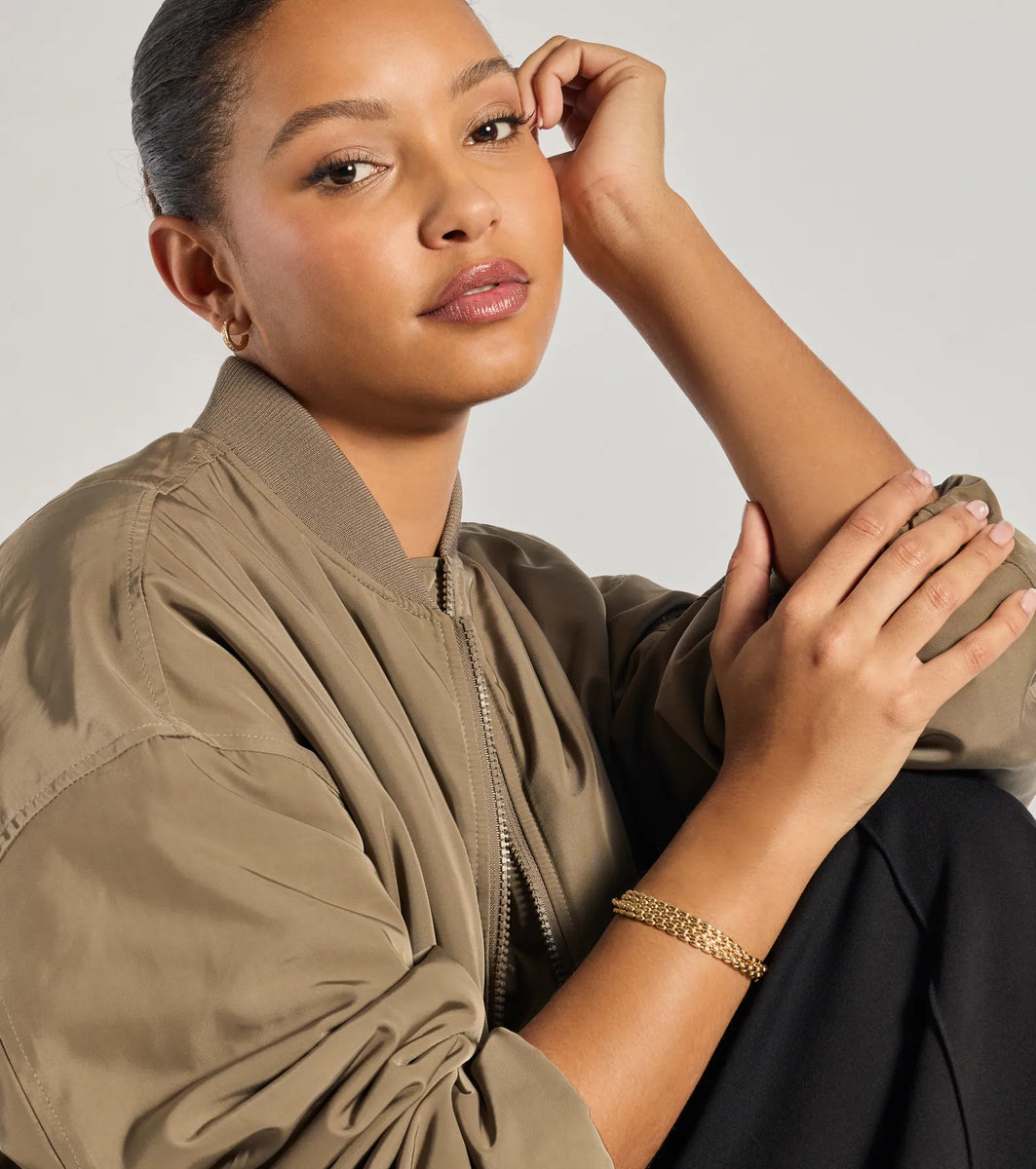 Gleaming Chic Beaded Bracelet & Windsor