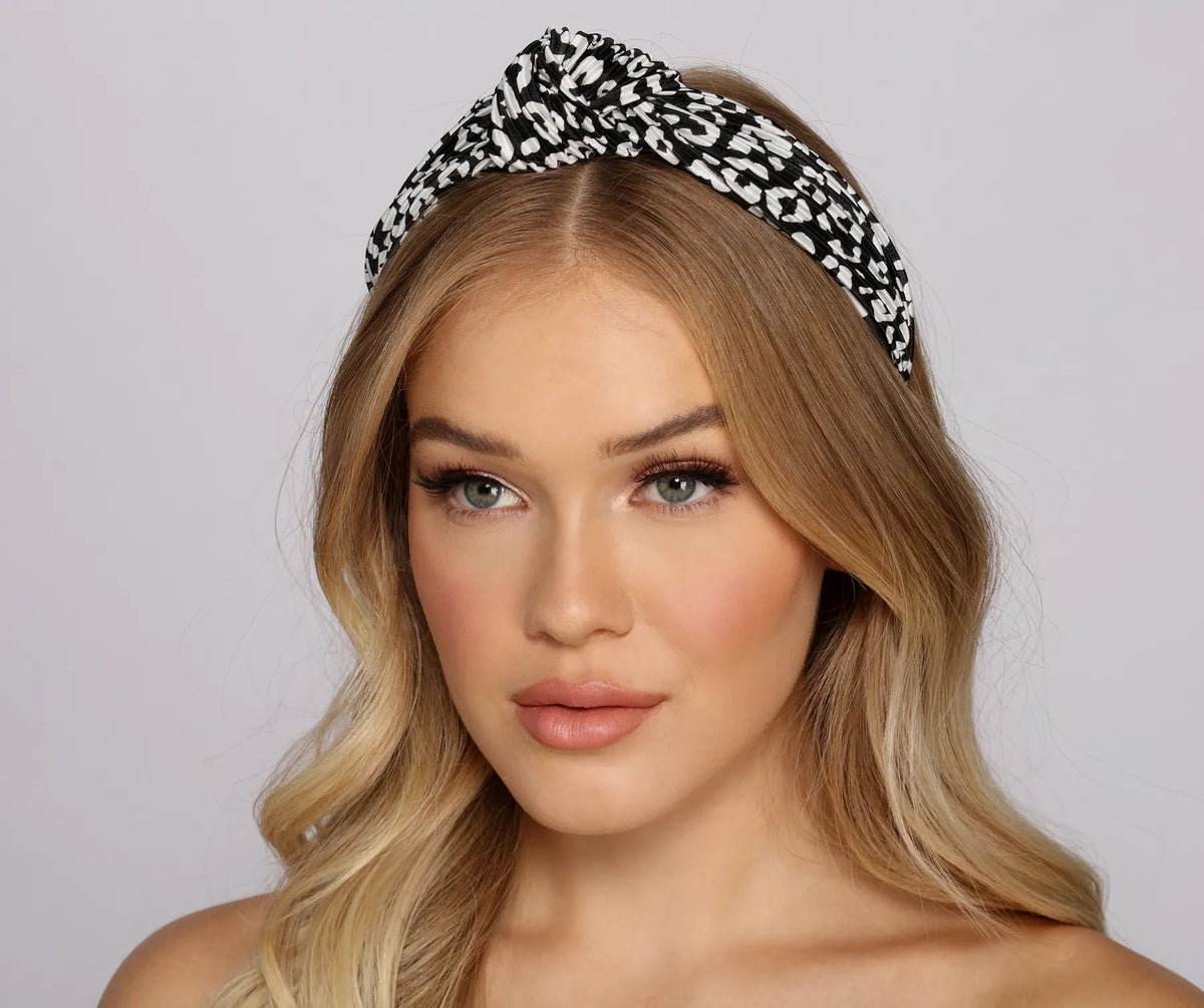 A Trendy Look Headband & Windsor