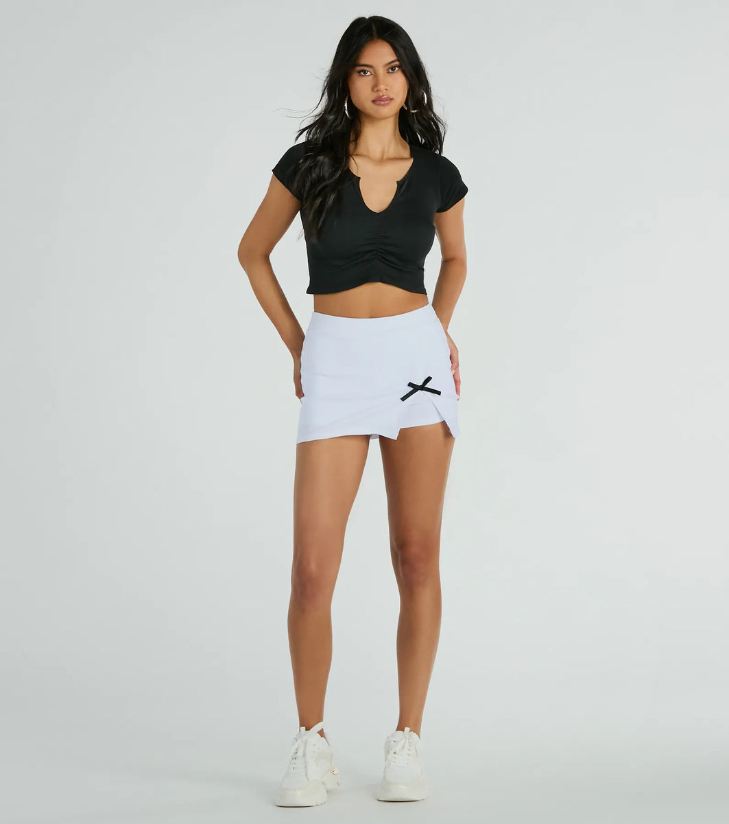 Sweetest Basic V-Neck Ruched Crop Top & Windsor