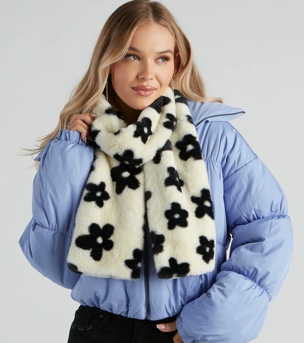 Cute Trendsetter Floral Print Scarf & Windsor