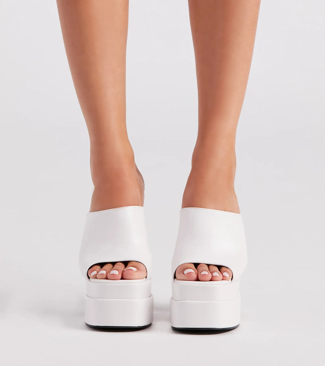 Unforgettable Style Chunky Platform Mules & Windsor