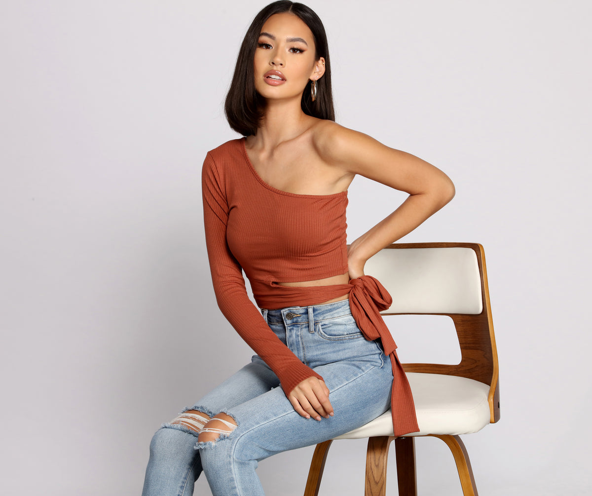 Single Sleeve Ribbed Crop Top & Windsor