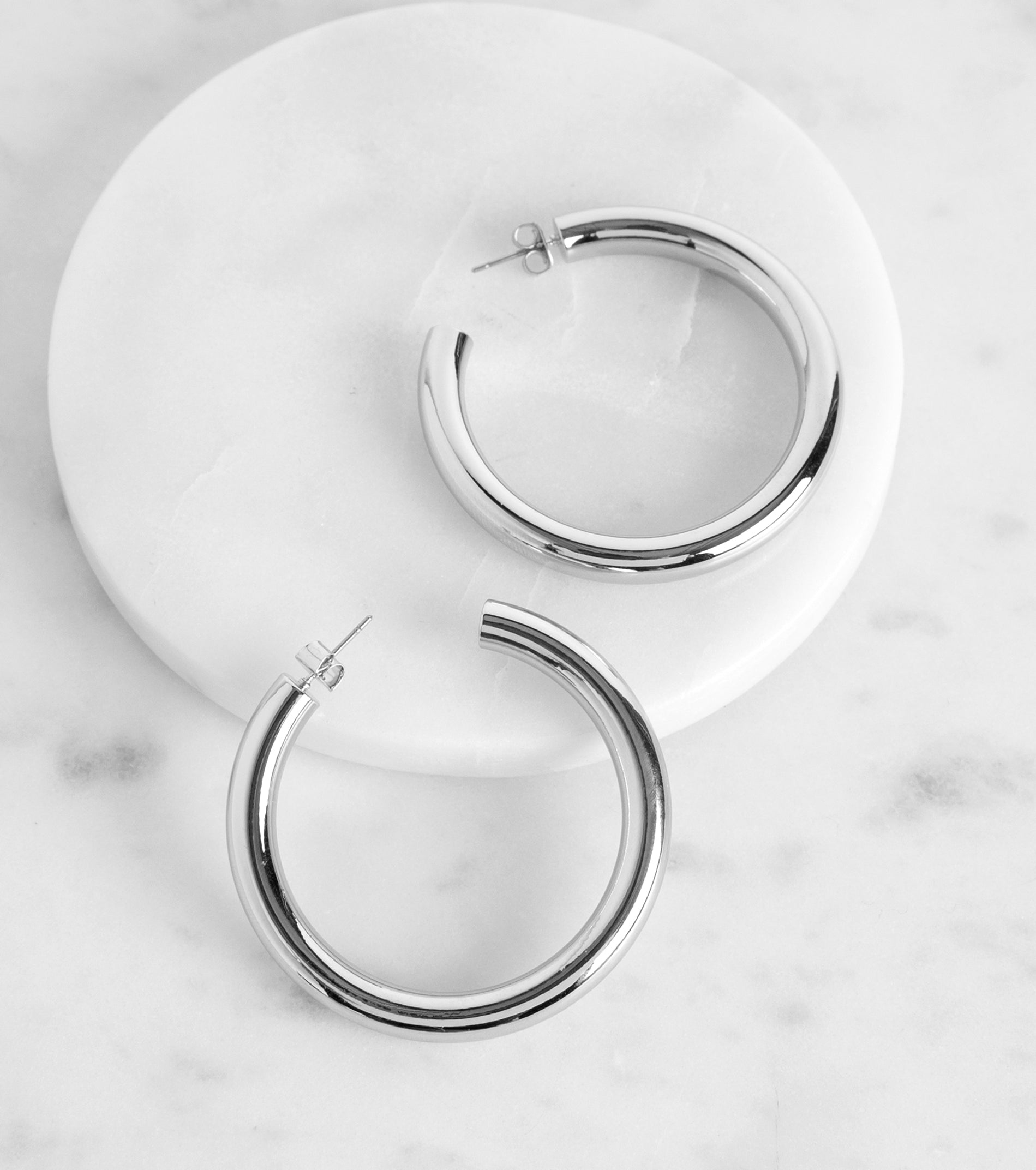 Sleek Tube Hoops & Windsor