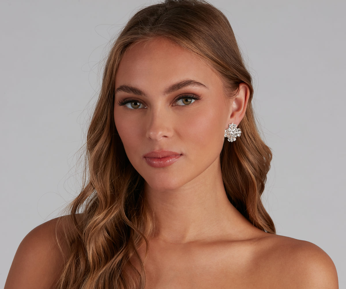 So Artsy Flower Studs & Windsor