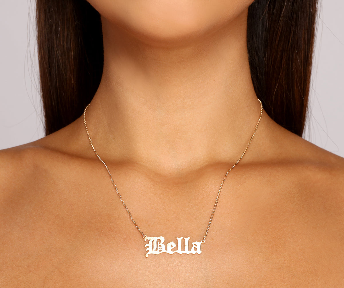 Bella Script Chain Link Necklace & Windsor