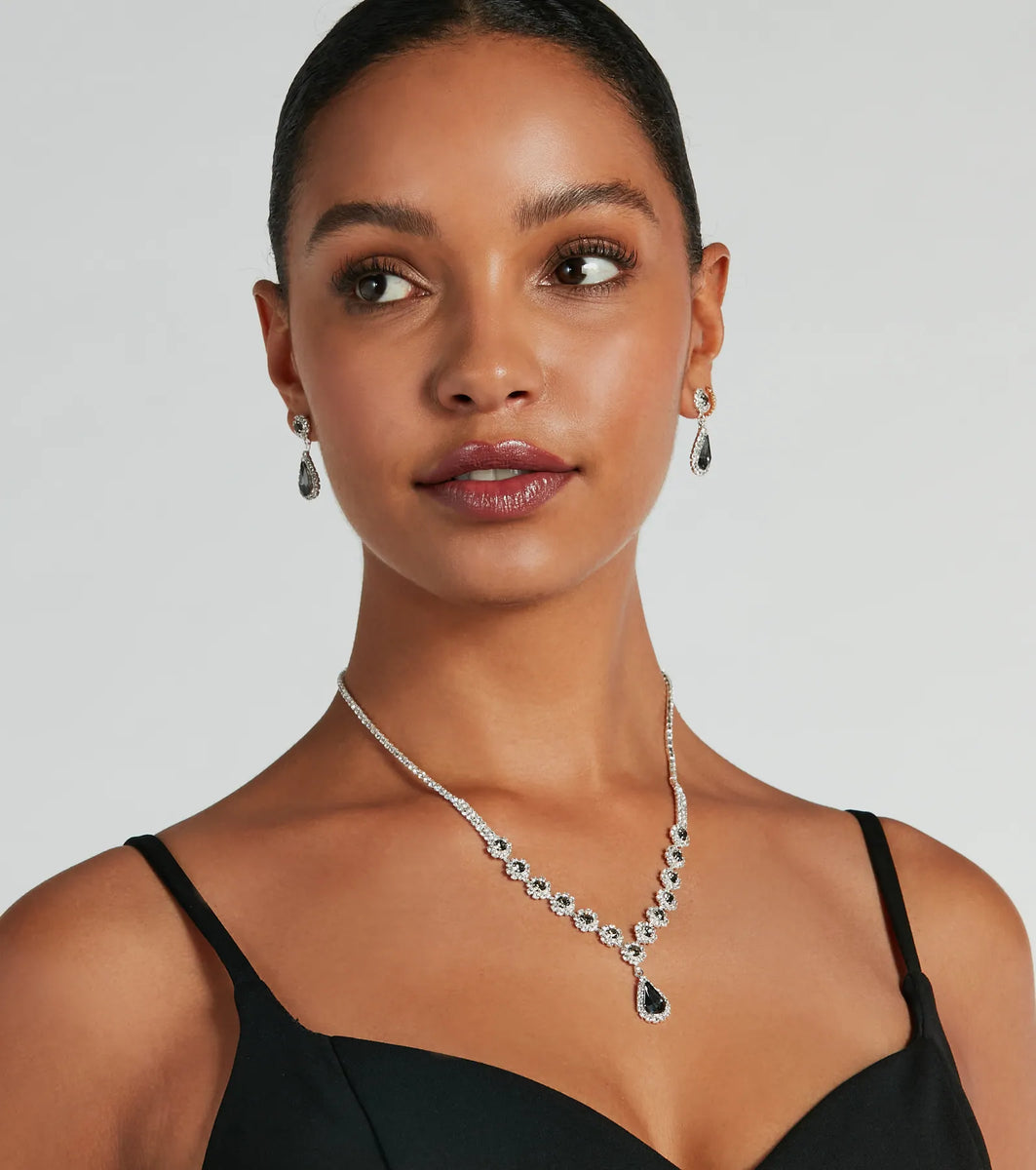 Steal The Show Necklace And Earrings Set & Windsor