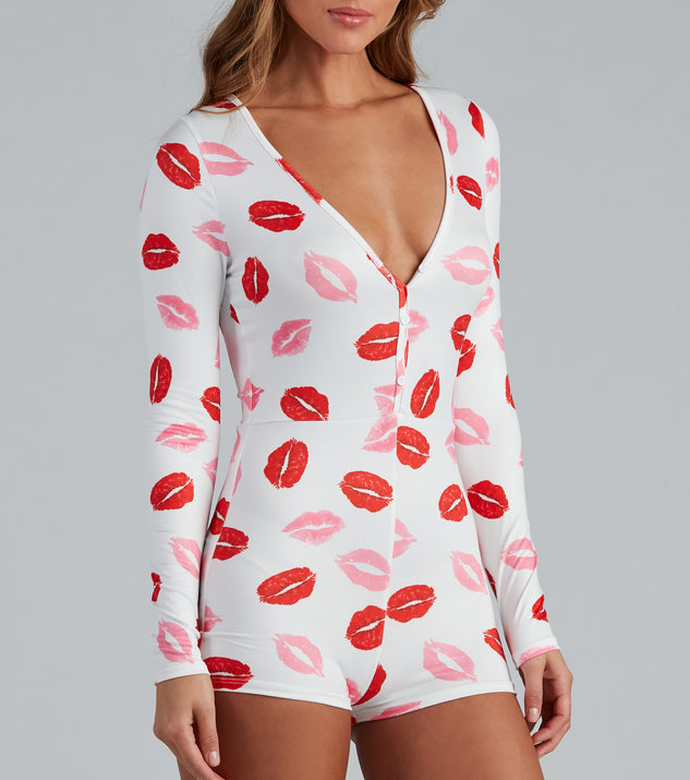 Kiss Kiss Lip Print Pajama Romper And Windsor