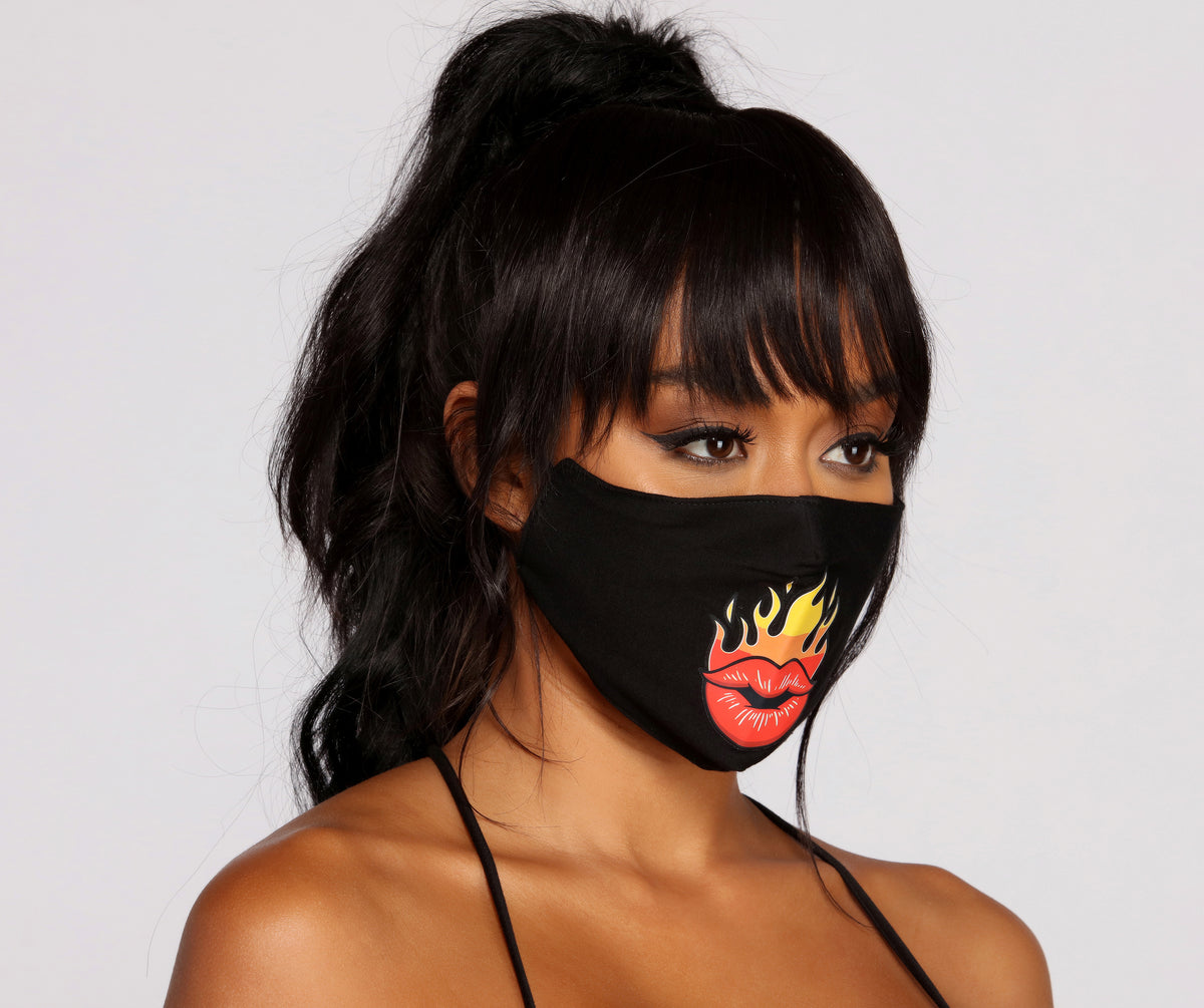 Sassy Flaming Lips Face Mask With Earloops & Windsor