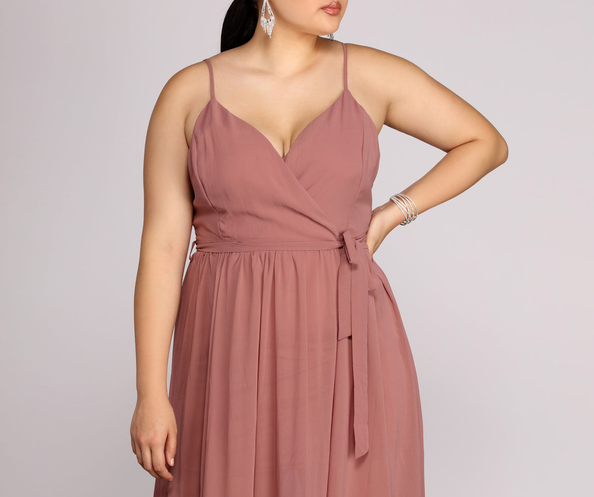 Plus Helena Formal Sleeveless Chiffon Dress & Windsor