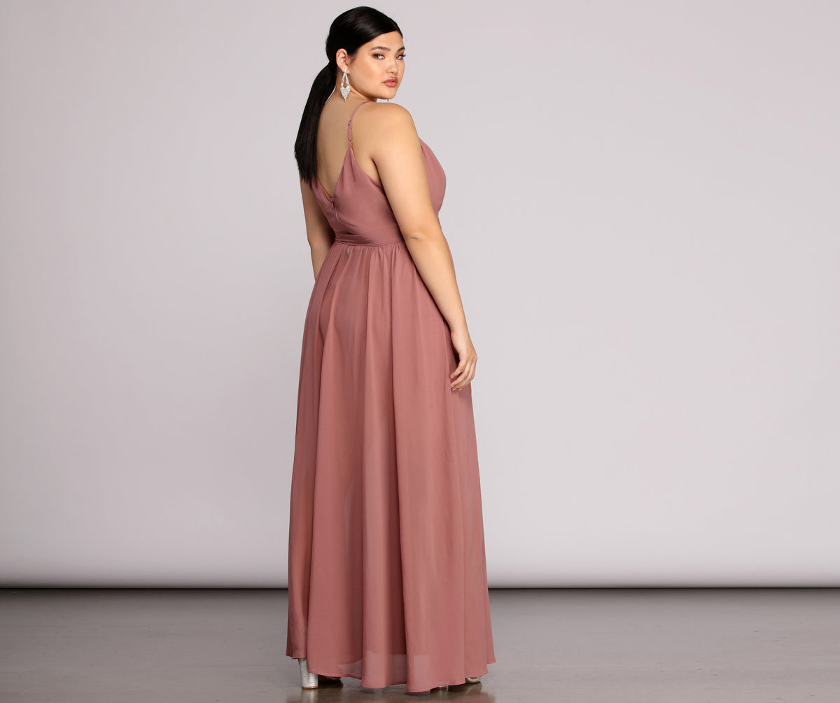 Plus Helena Formal Sleeveless Chiffon Dress & Windsor